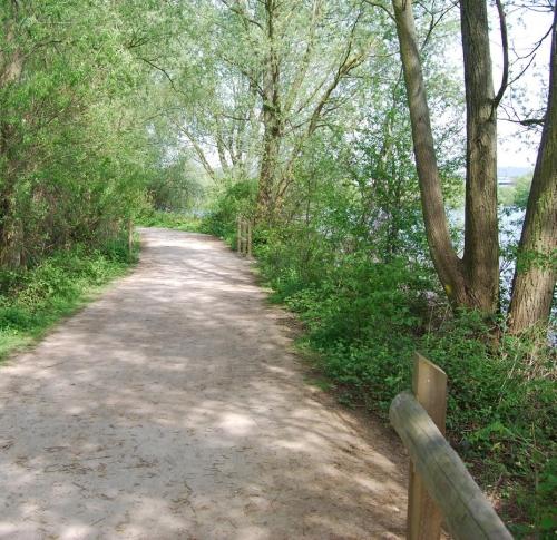 Hike Leybourne Lakes