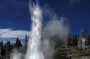 Grand & Vent Geysers
