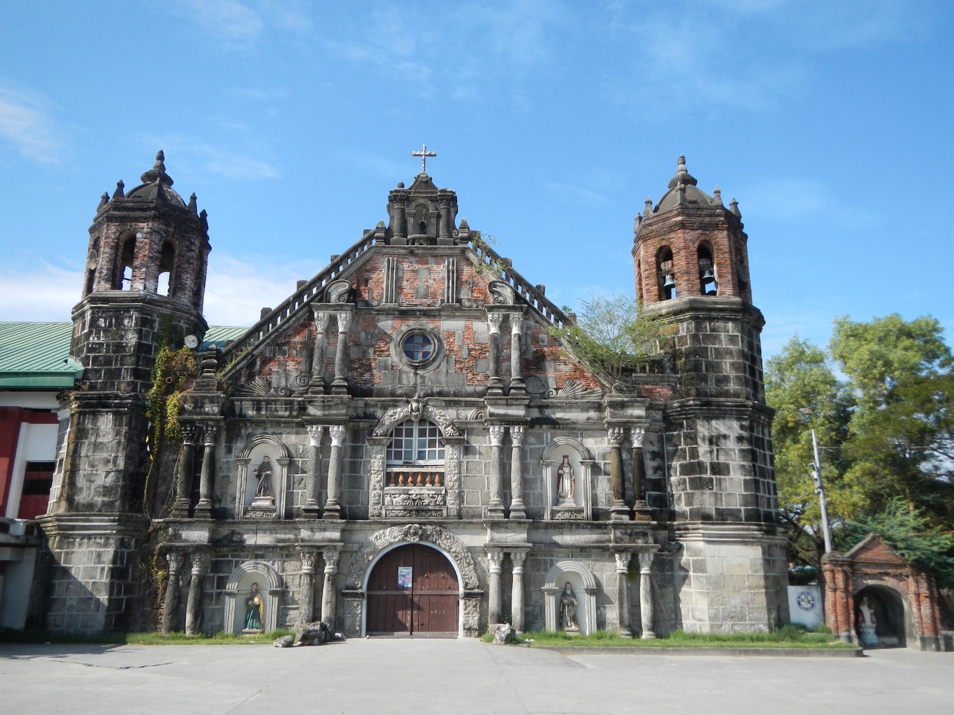 Minalin Church (Santa Monica Parish Church)