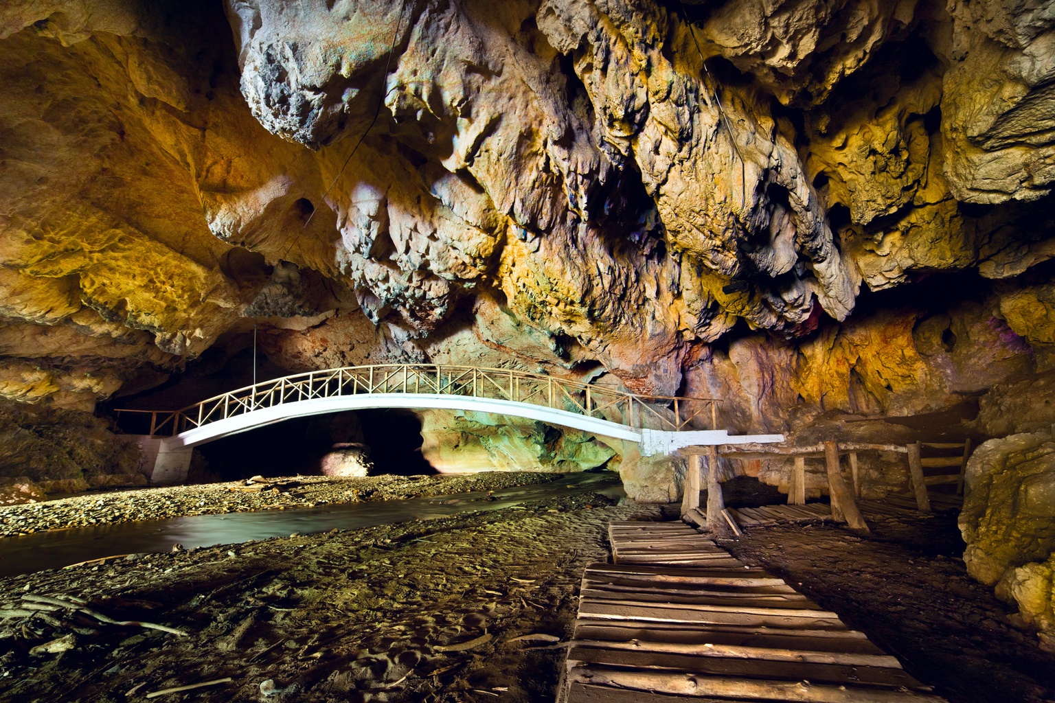 Bolii Cave