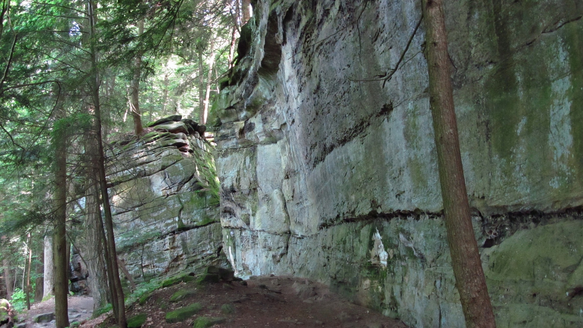 Ritchie Ledges (Ice Box Cave)