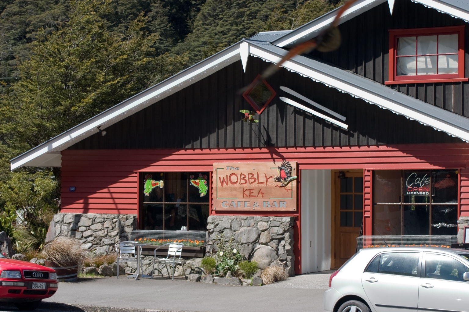 Wobbly Kea Cafe & Bar