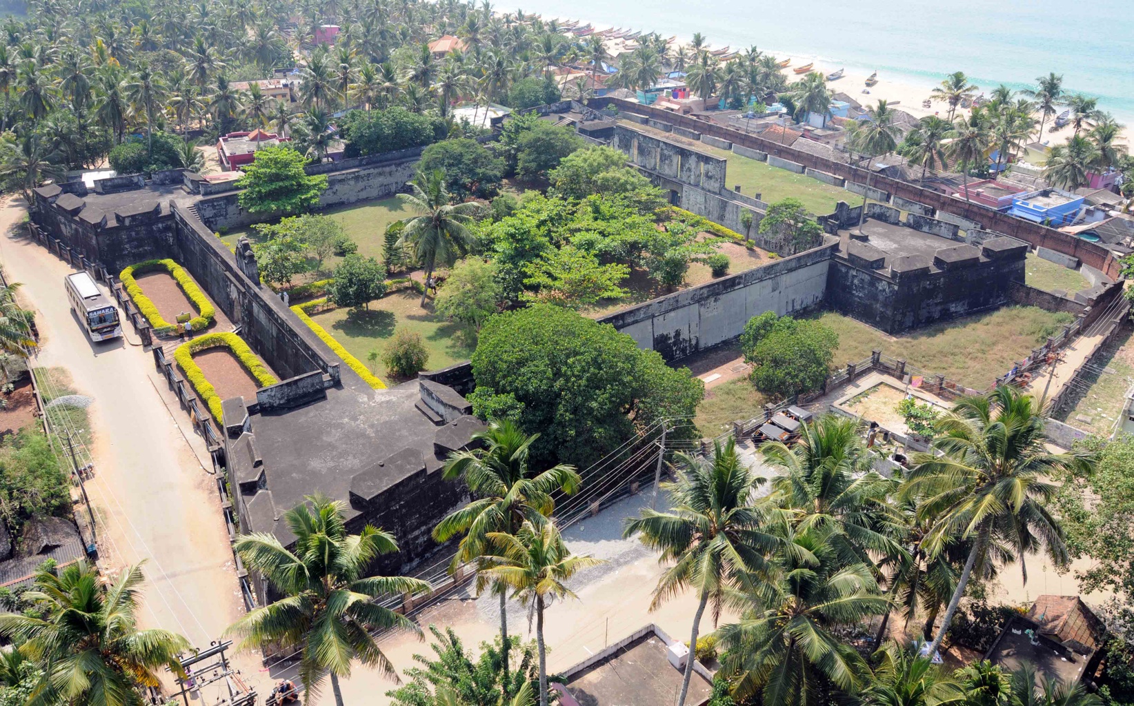 Anchuthengu (Anjengo) Fort