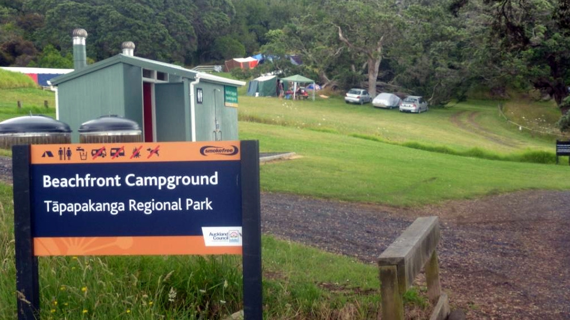 Beachfront Campground (Tapapakanga Regional Park)