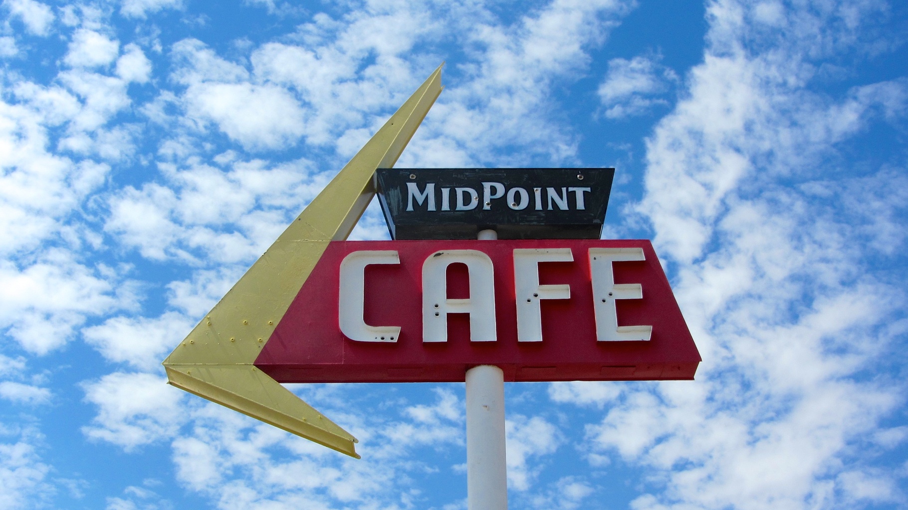 Midpoint Café