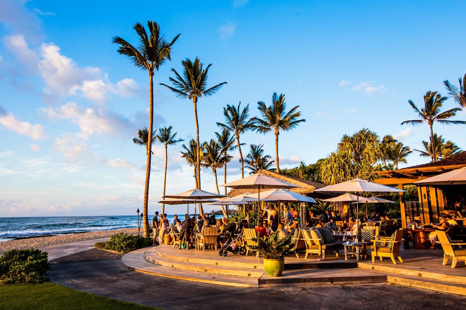 Beach Tree Bar & Grill