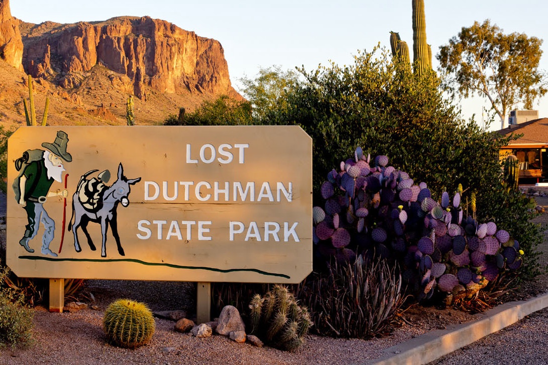 Lost Dutchman Visitor Center