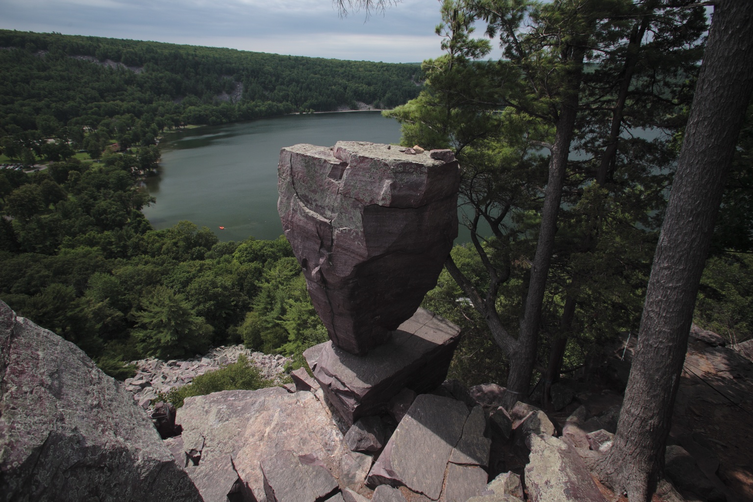 Balanced Rock (Devil's Lake State Park)