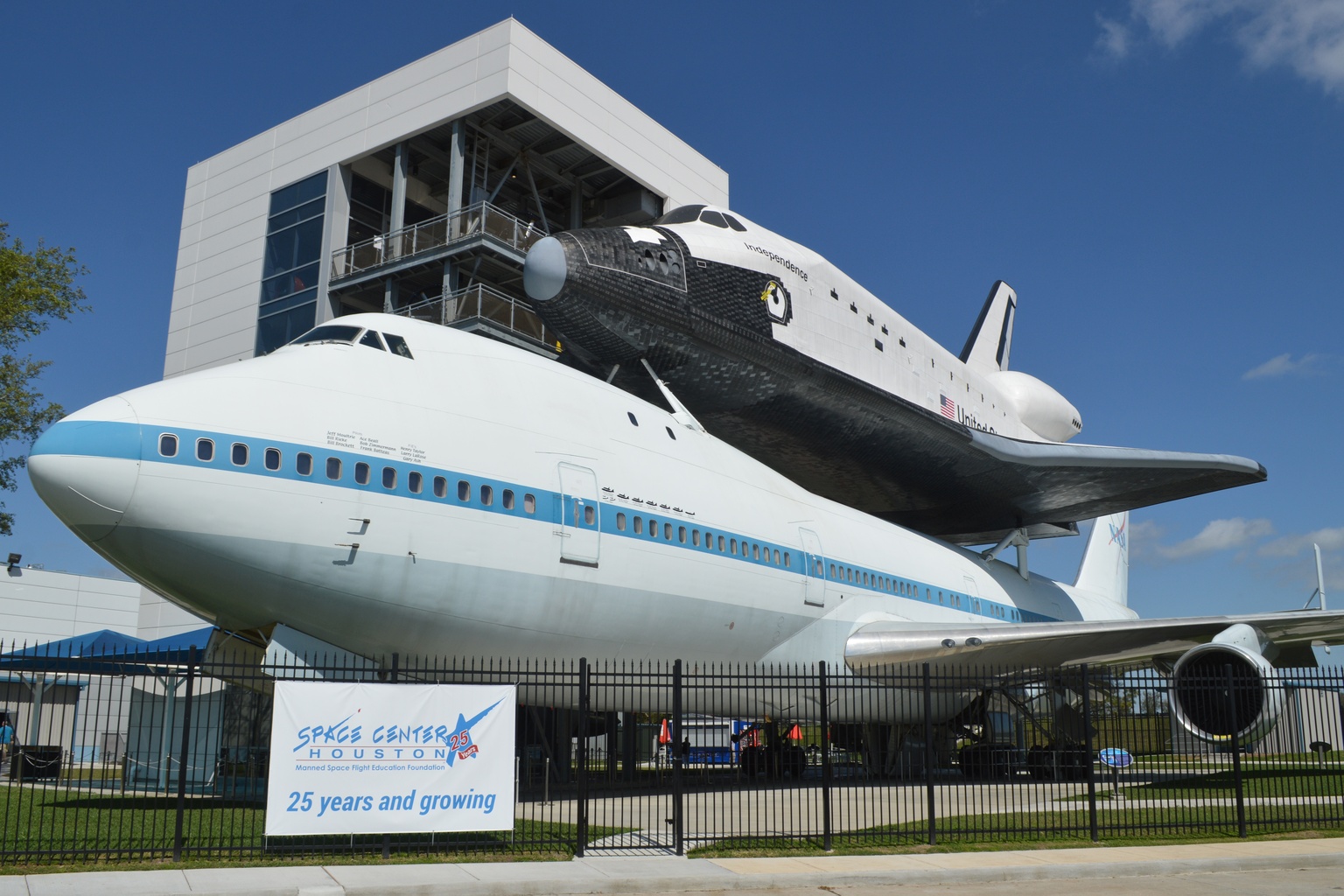 Independence Plaza at Space Center Houston