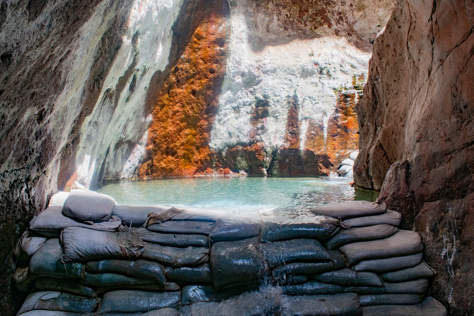 White Rock Canyon Trail to Arizona Hot Spring