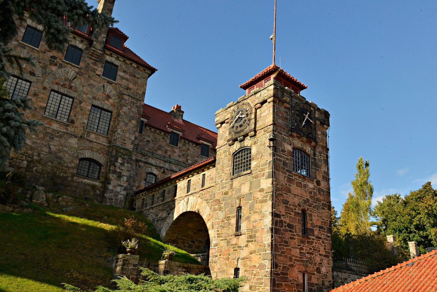 Singer Castle