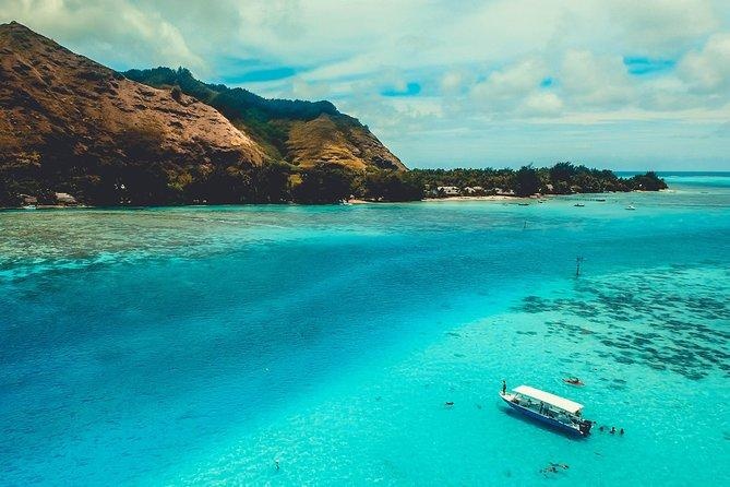 Discover Moorea by Boat