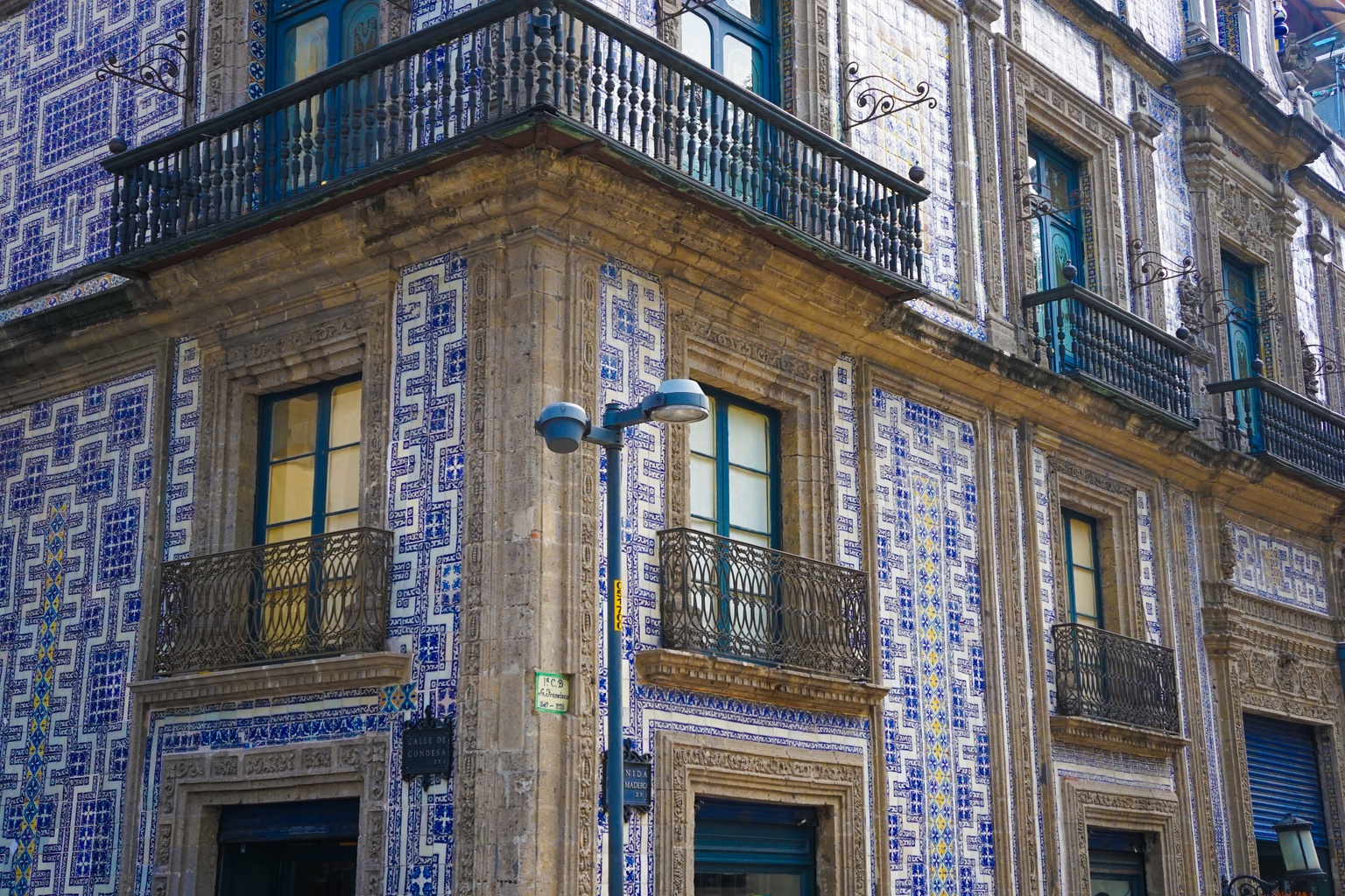 Casa de los Azulejos