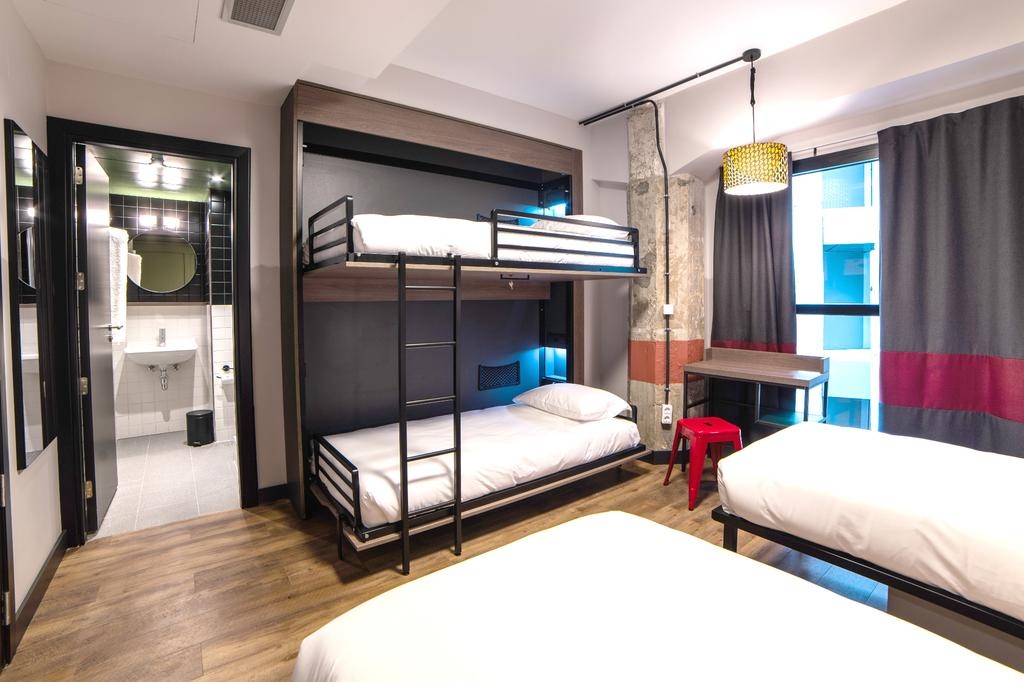 Generator Hostel