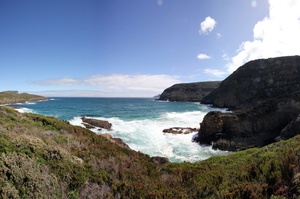 Remarkable Cave and Maingon Bay Lookout