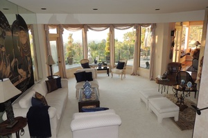 Rotating Home of Mount Helix