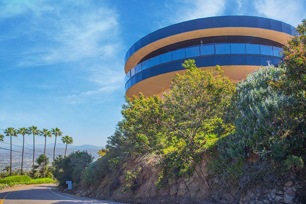 Rotating Home of Mount Helix