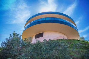 Rotating Home of Mount Helix