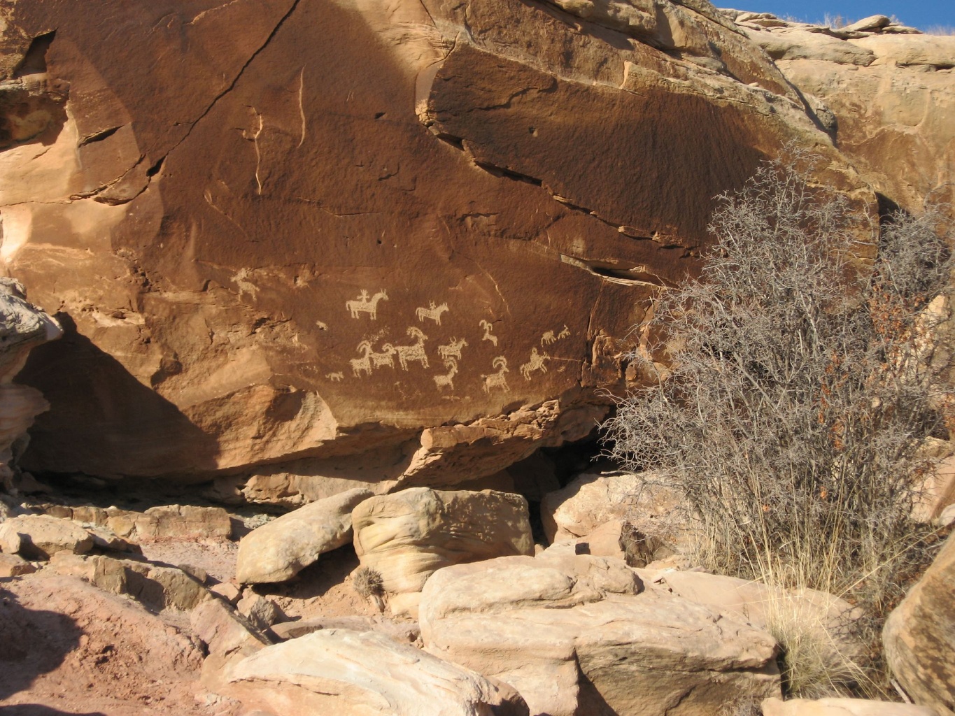 Wolfe Ranch Petroglyphs (Turnbow Cabin)