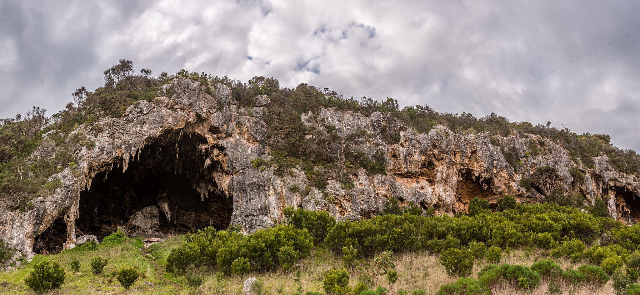 Tarragal Caves
