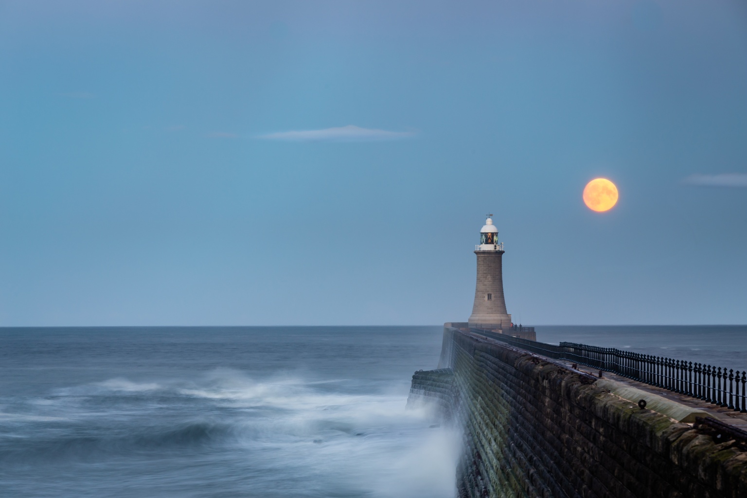 Tynemouth Pier Lighthouse