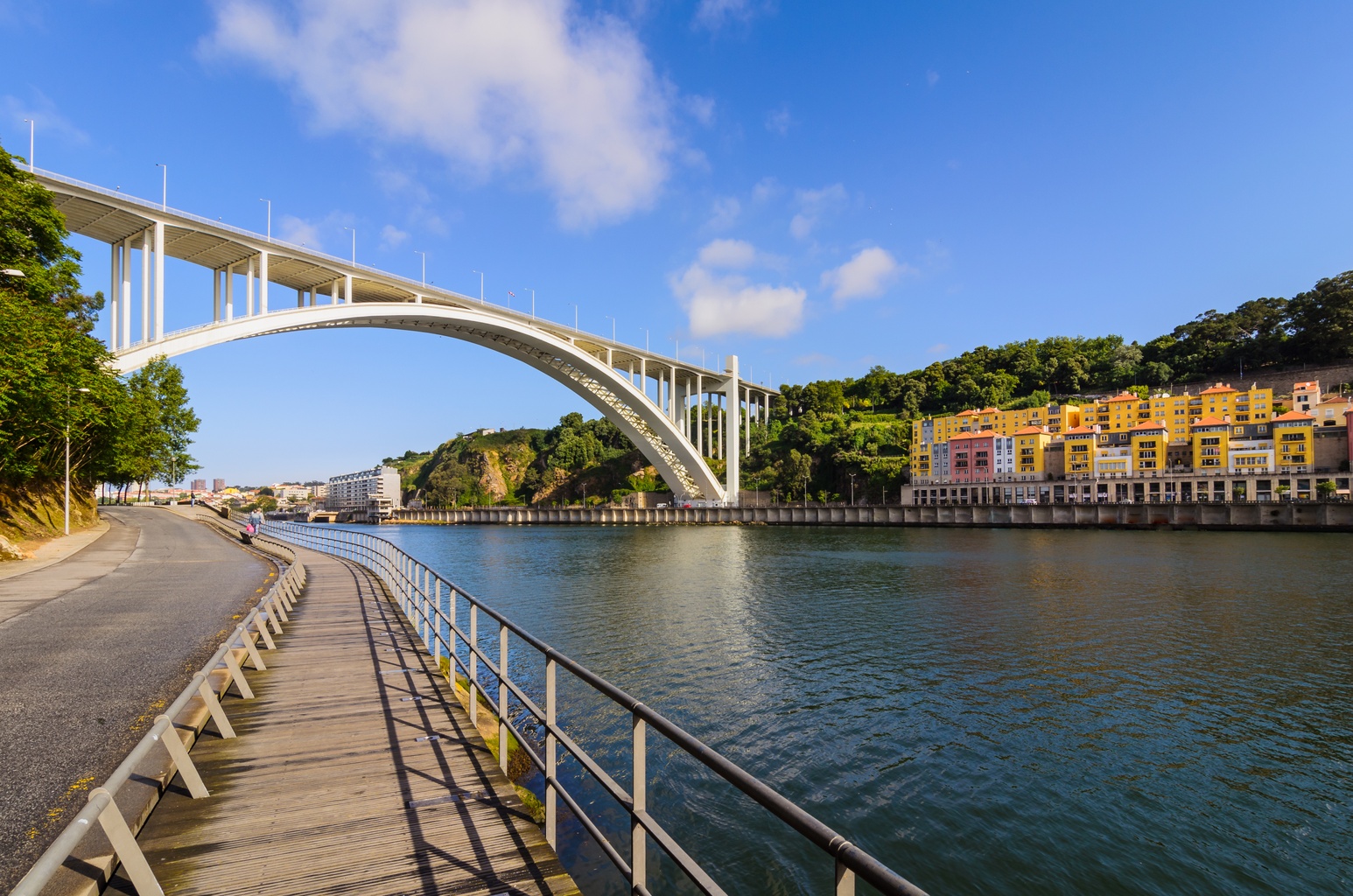 Arrábida Bridge