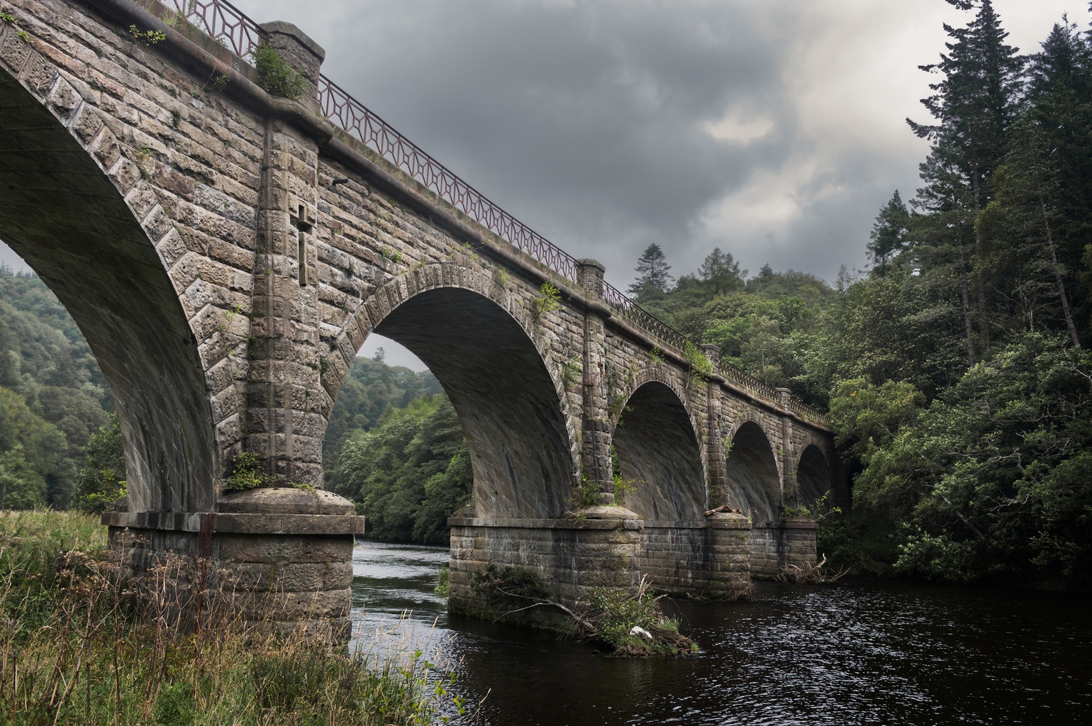 Neidpath Viaduct (Queen's Bridge)