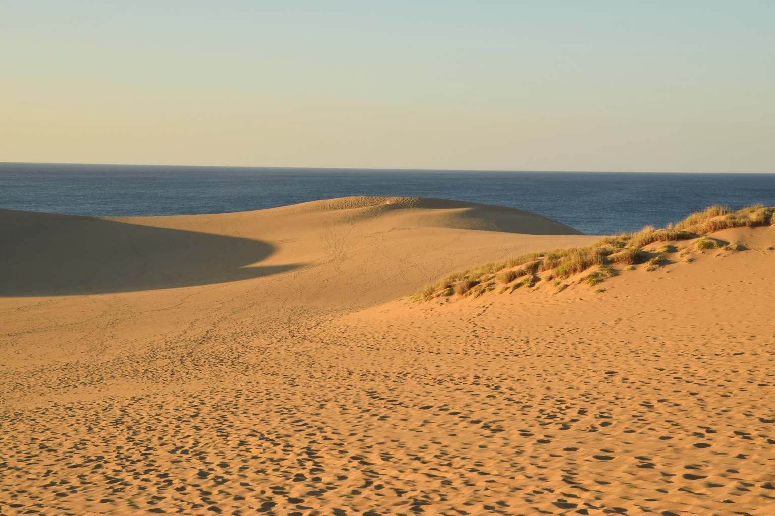Japan’s otherworldly disappearing desert