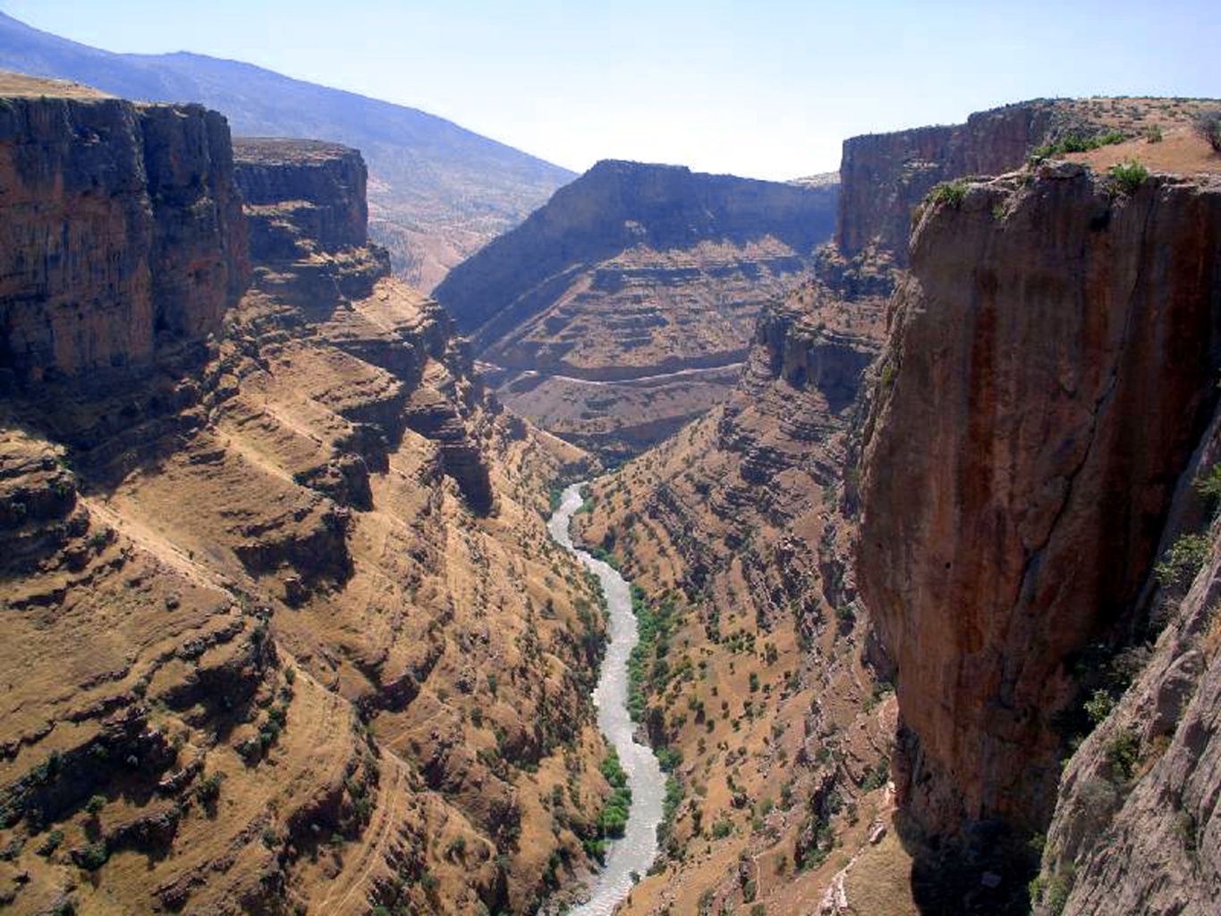 Rawandiz River Canyon