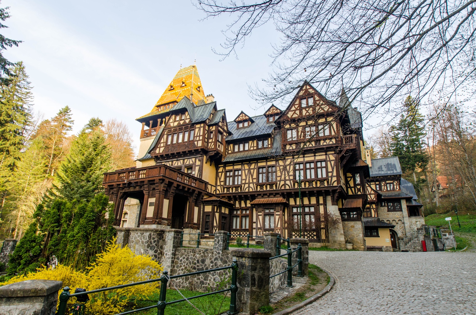 Pelișor Castle