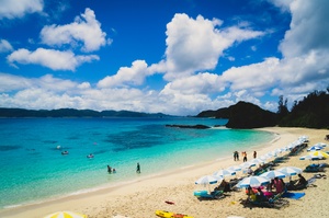 Furuzamami Beach