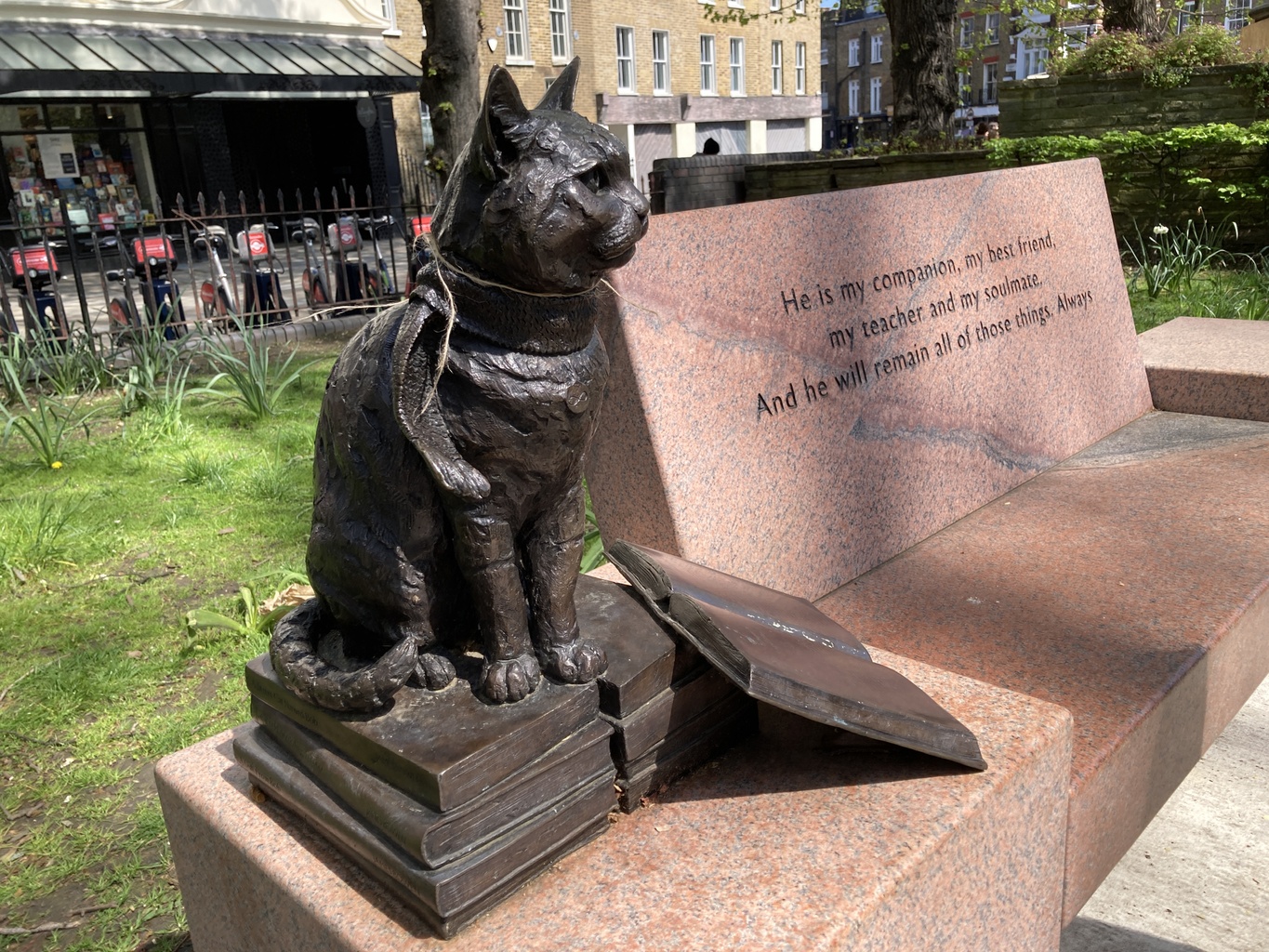 Street Cat Bob Memorial Statue