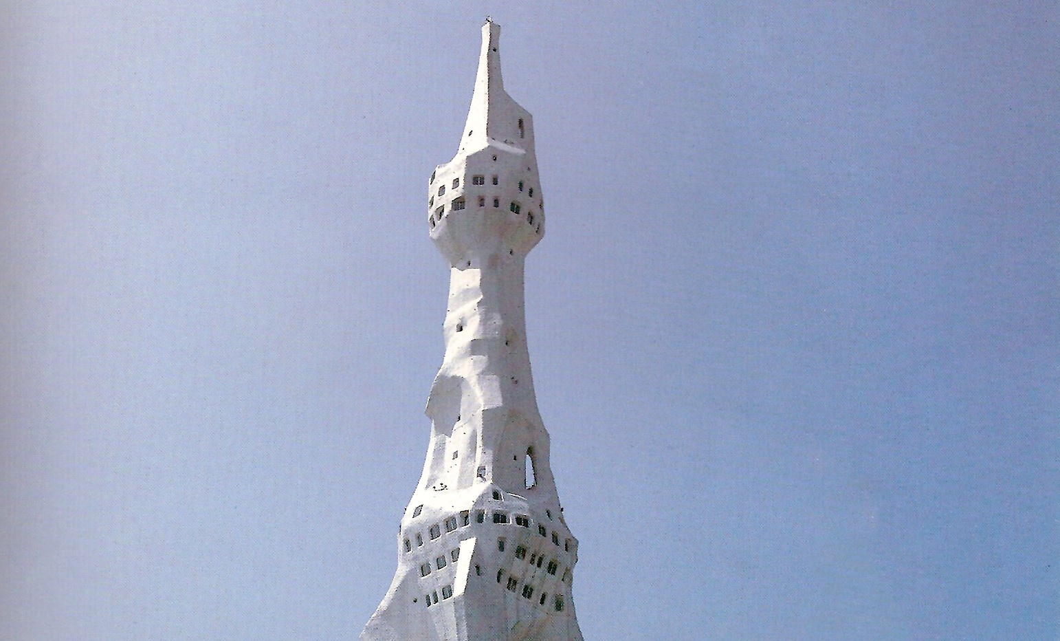 Dai Heiwa Kinen Tō (The Great Peace Prayer Tower)
