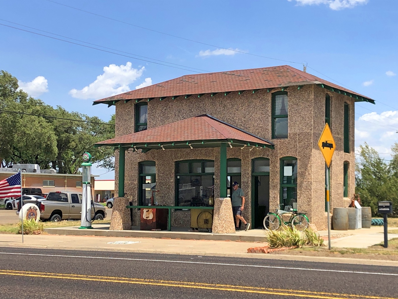 Magnolia Service Station (Vega)