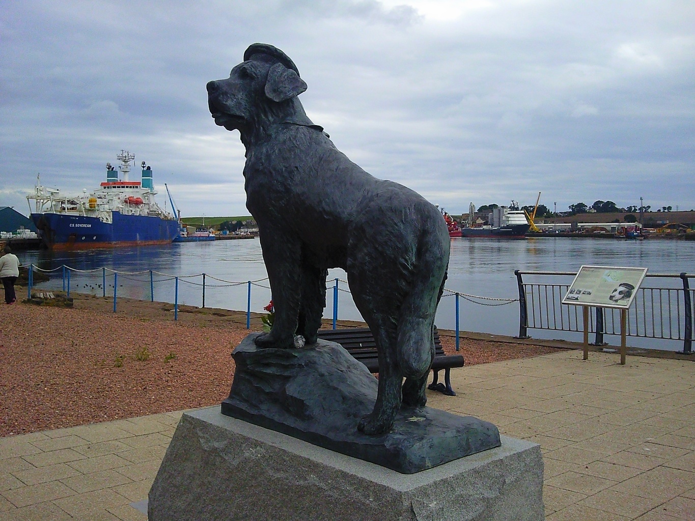Bamse Memorial Statue