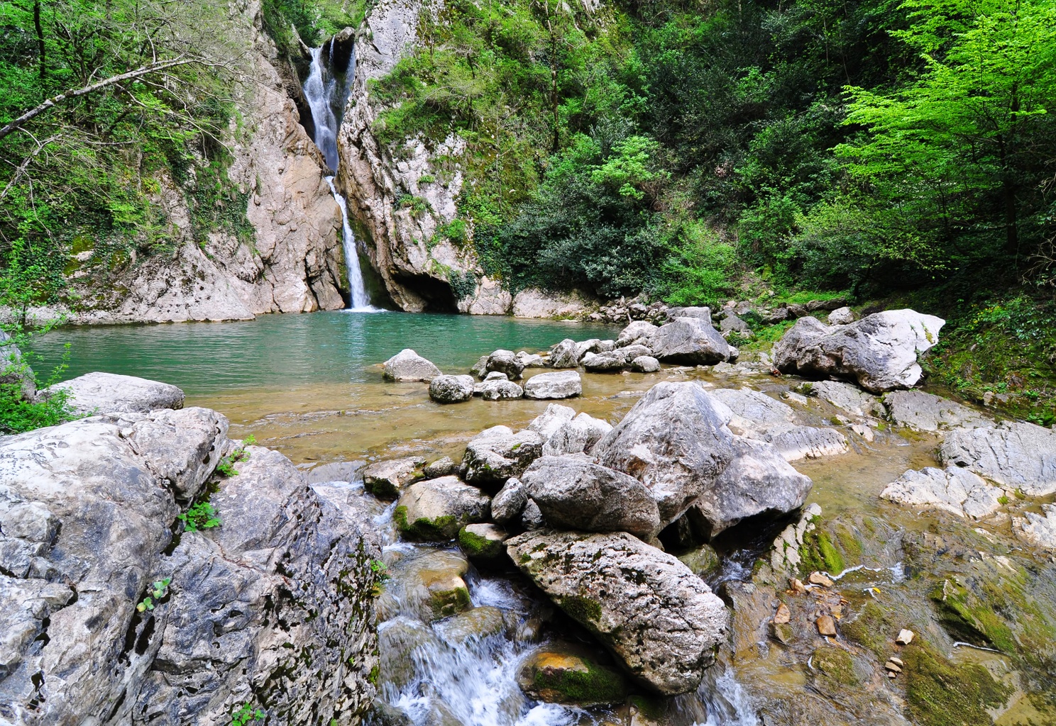 Agura waterfalls