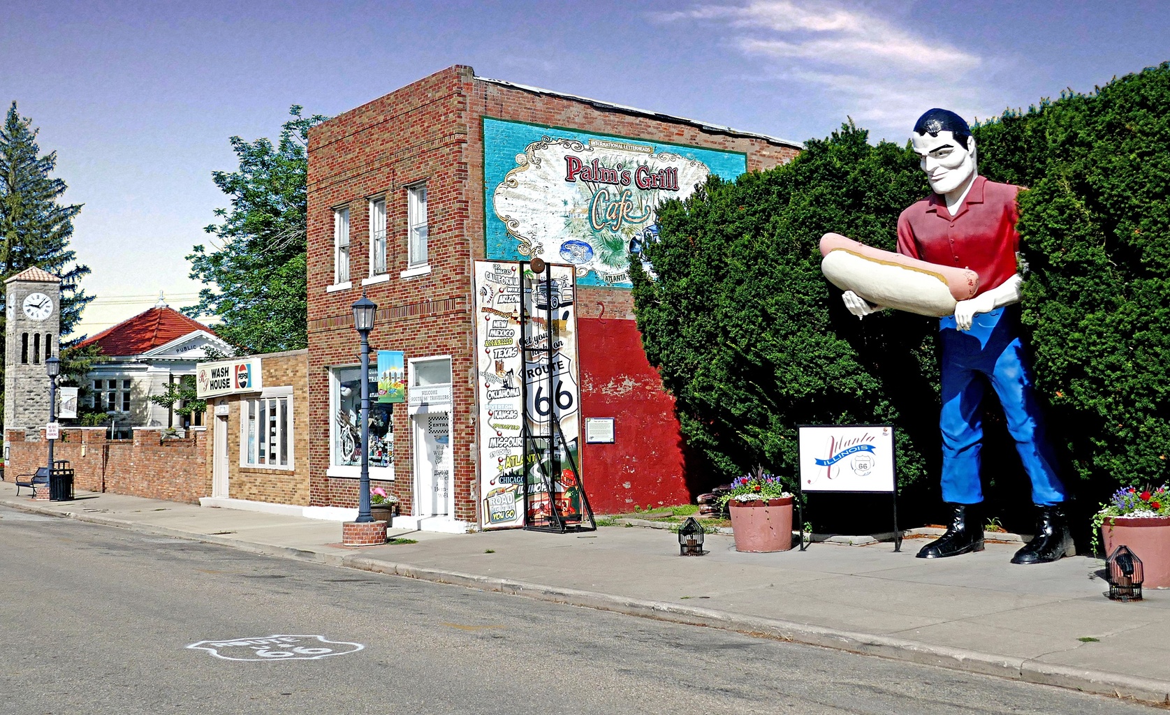 Paul Bunyan Statue along Route 66