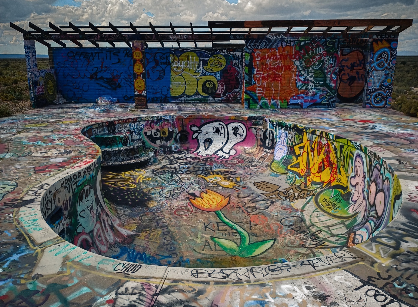 Two Guns Graffiti Pool