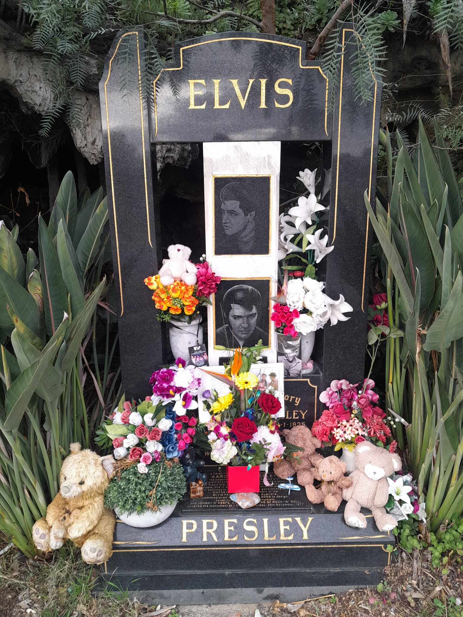 Elvis Presley Memorial at Melbourne General Cemetery