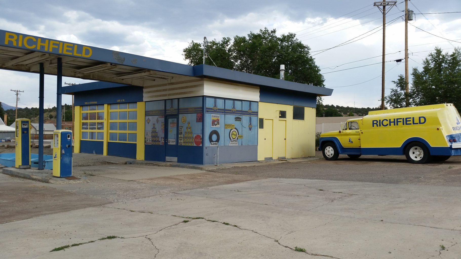 Richfield Gas Station