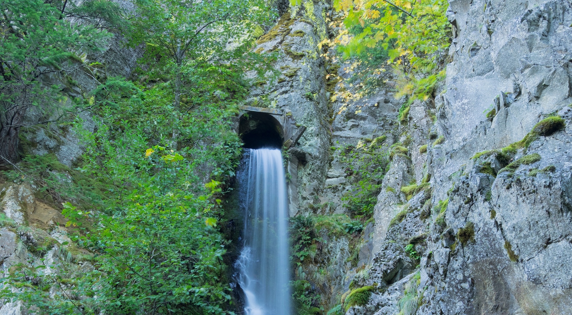 Hole-in-the-Wall Falls